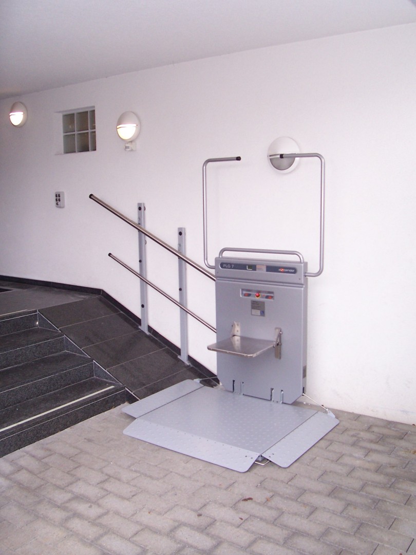 Bildergalerie Rollstuhl-Plattformlifte im Aussenbereich | Meico