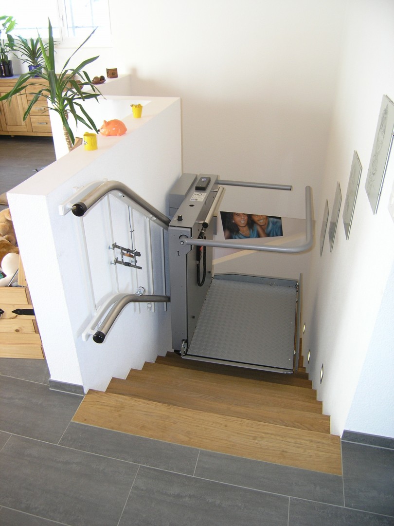 Bildergalerie Rollstuhlifte auf Treppen mit Kurven | Meico