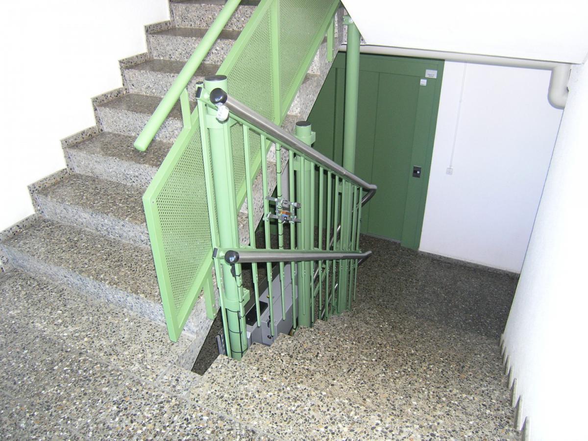 Bildergalerie Rollstuhlifte auf Treppen mit Kurven | Meico