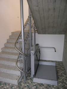 Bildergalerie Rollstuhlifte auf Treppen mit Kurven | Meico