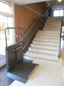 Bildergalerie Rollstuhlifte auf Treppen mit Kurven | Meico