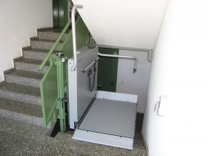 Bildergalerie Rollstuhlifte auf Treppen mit Kurven | Meico
